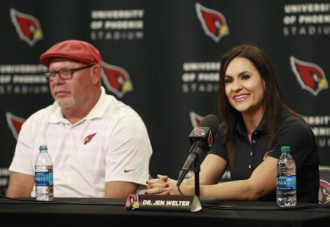 SportsAsToldByAGirl Spotlight: Dr. Jen Welter – Sports As Told By A Girl