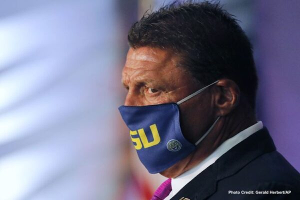 Penn St. Fans Planning to Resurrect JoePa Statue – Sports As Told By A Girl